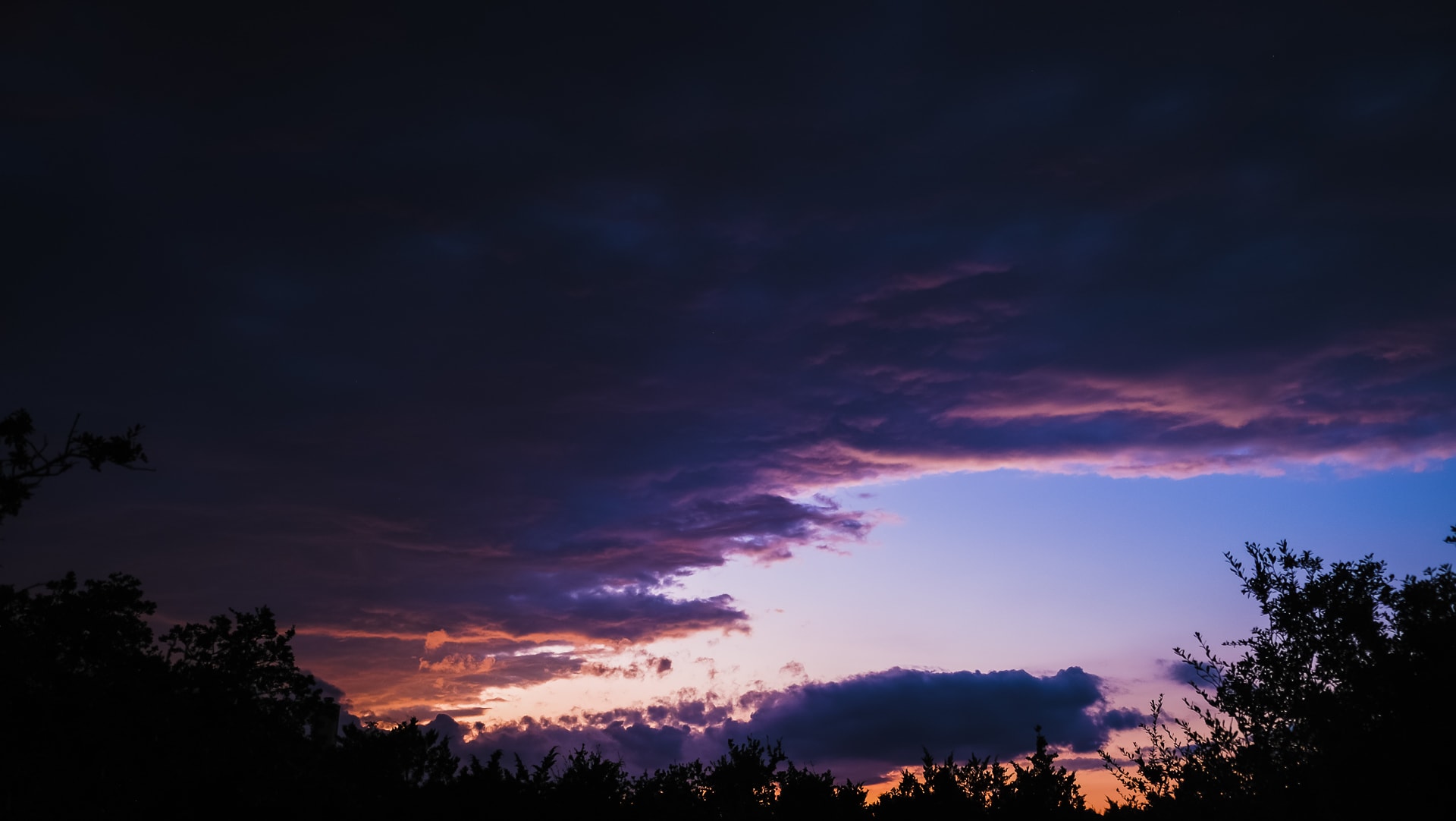 Twilight Time-Lapse (Automatic Shutter Speed) | 10nineteen